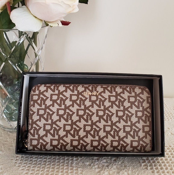 Dkny | Bags | Dkny Wallet | Poshmark